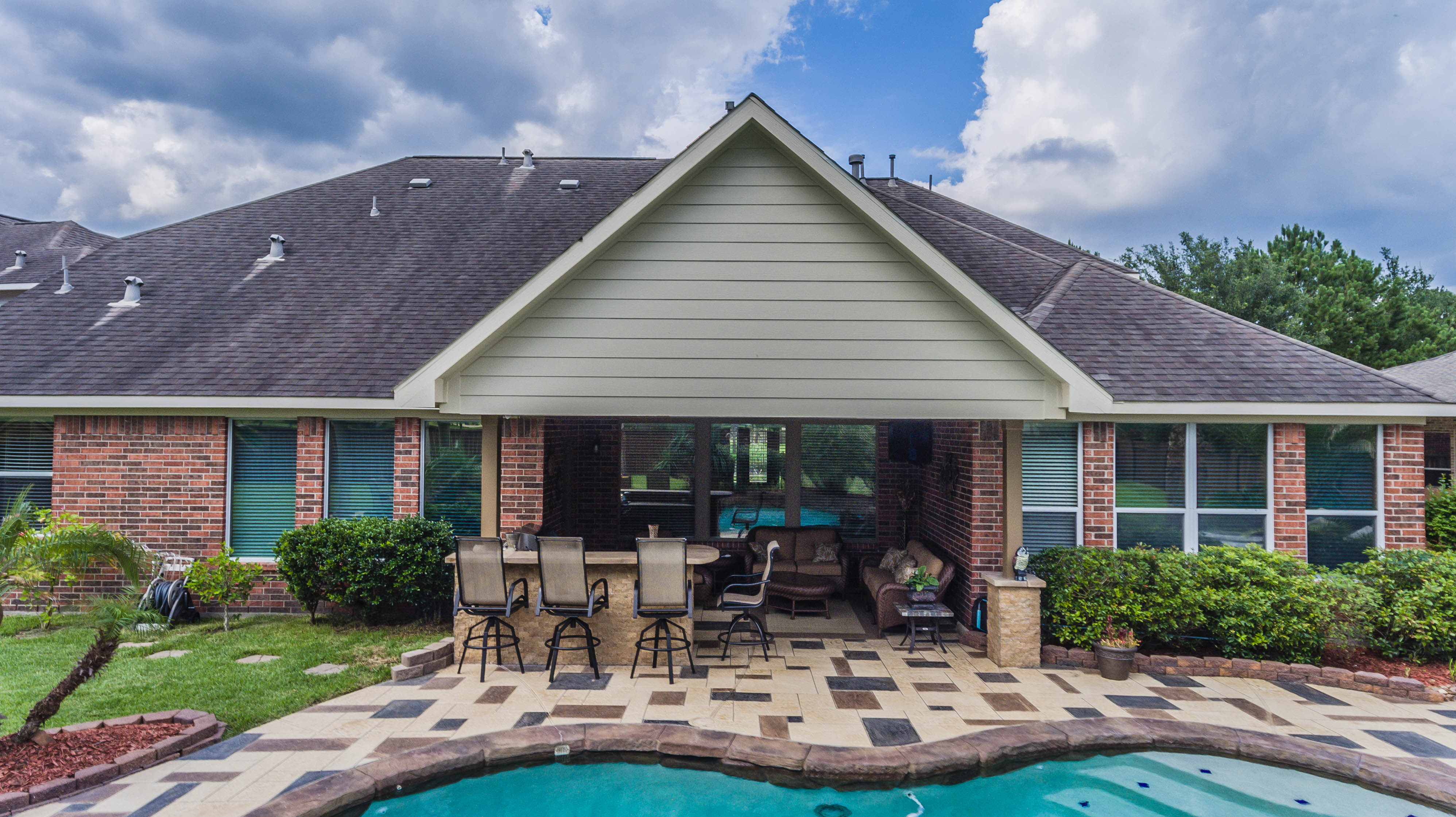 pool-back-of-house | OpuLux Studios | Matterport